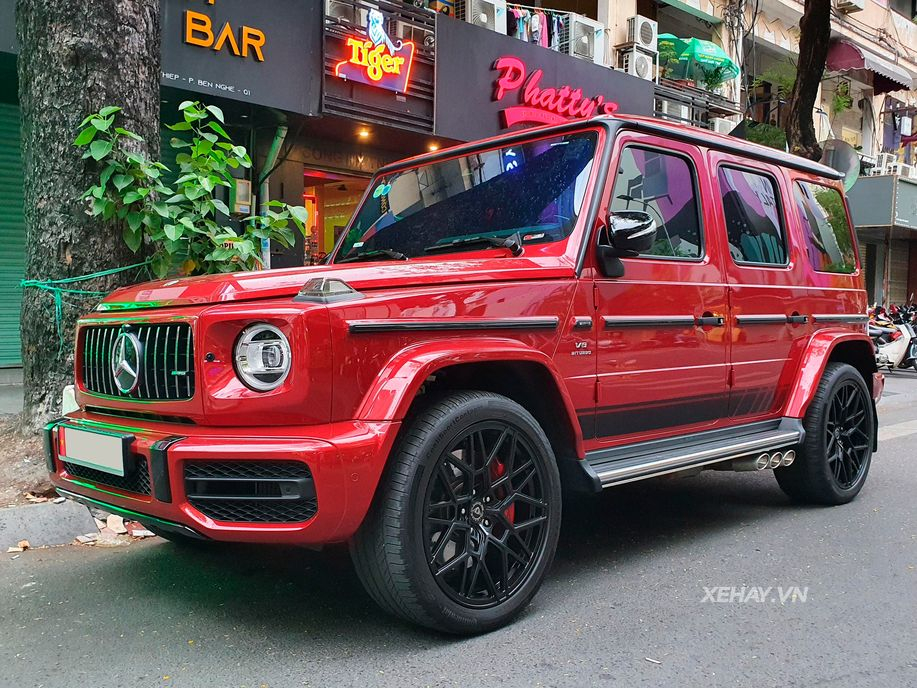 Mercedes G63 AMG red