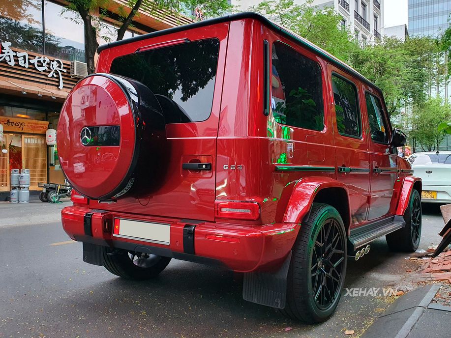 Mercedes G63 AMG red